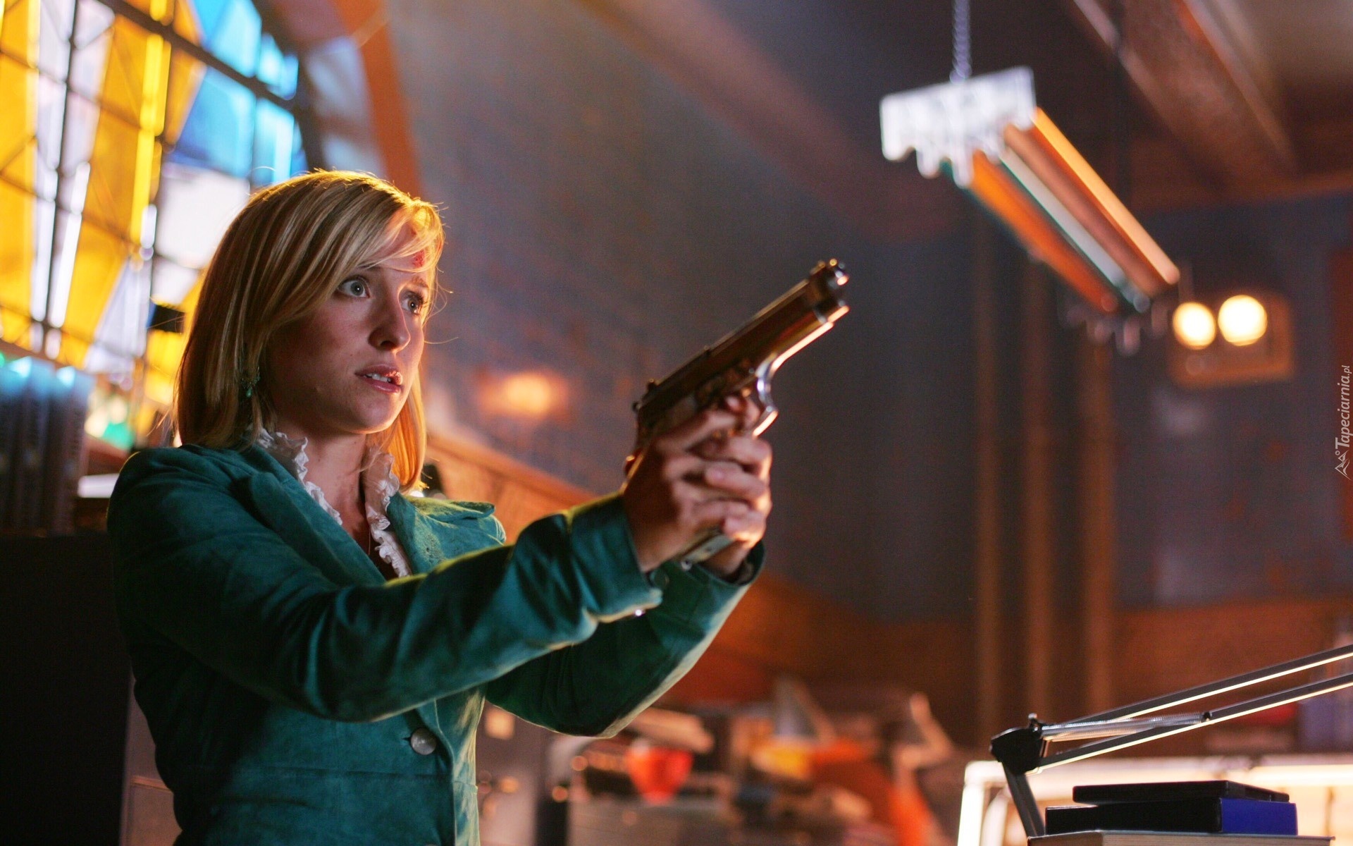 Allison Mack, Pistolet, Kadr, Filmowy
